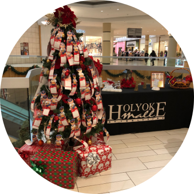 'Tis the Season of Giving! - Holyoke Mall
